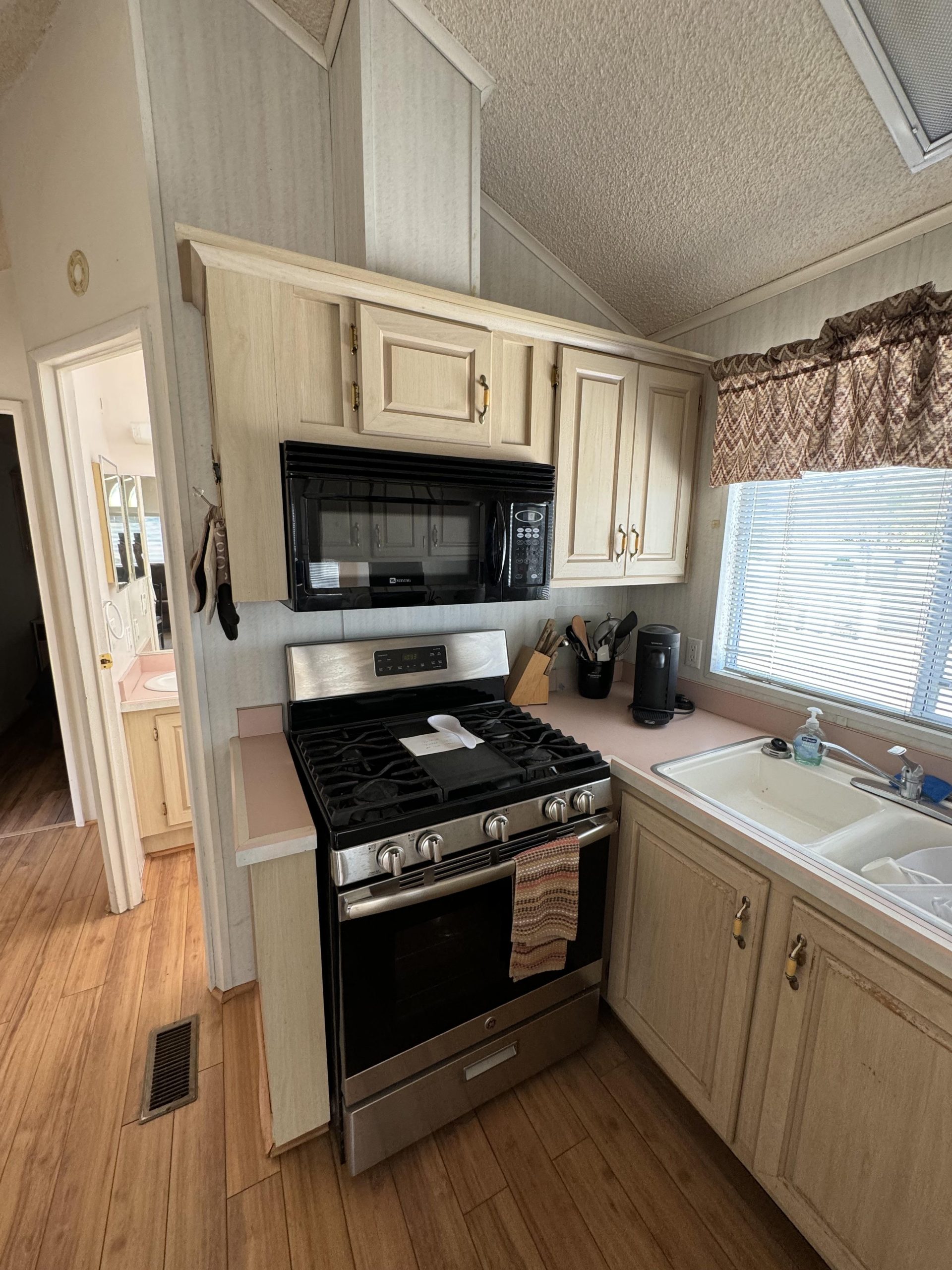 FOR SALE PARK MODEL #177 – Desert Aire Resort